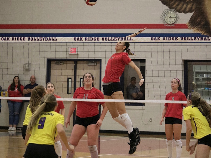 Oak Ridge Volleyball team winning streak continues | Harpers Preserve